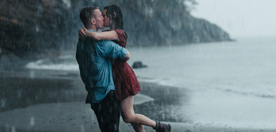 A Kiss Scene Right Out of "The Notebook" [Rf Photo of the Day]