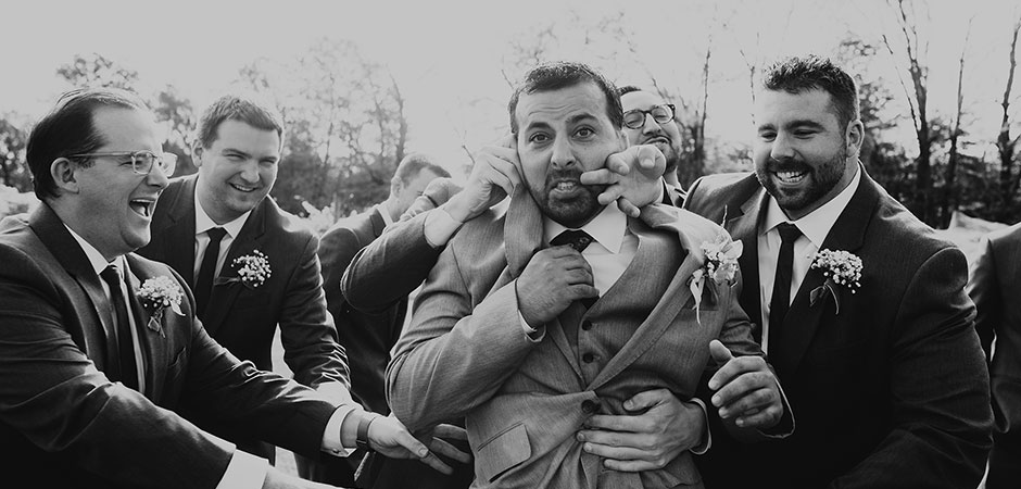 Messing with the Groom [Rf Photo of the Day]