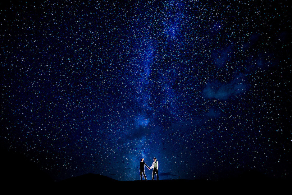 5 Tips for Photographing Wedding Portraits Under the Stars | Rangefinder