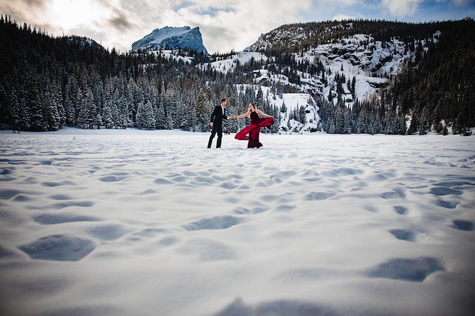 8 Snow Photoshoot Tips for Incredible Winter Photos | Rangefinder